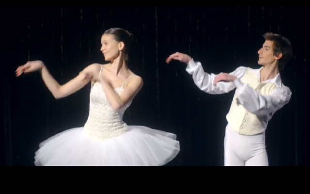 Club Med : l’improbable rencontre d’un ballet classique et des Bronzés ...